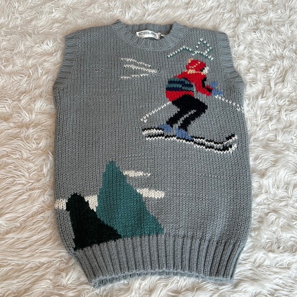 Victoria Jones Woman | Sweaters | Vintage Victoria Jones By Halli Ski ...